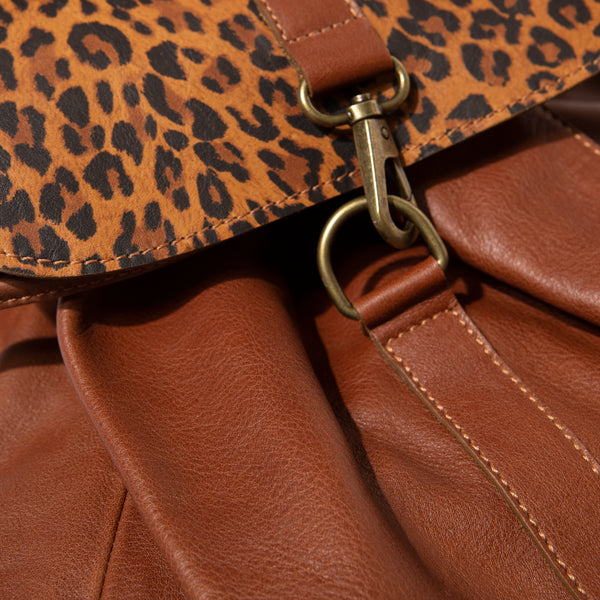 Mochila Eloisa Café con Animal Print - Karibu Tienda